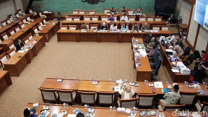 Komisi XI DPR Umumkan Hasil Uji Kelayakan Calon Anggota BPK RI Besok Komisi XI DPR Umumkan Hasil Uji Kelayakan Calon Anggota BPK RI Besok