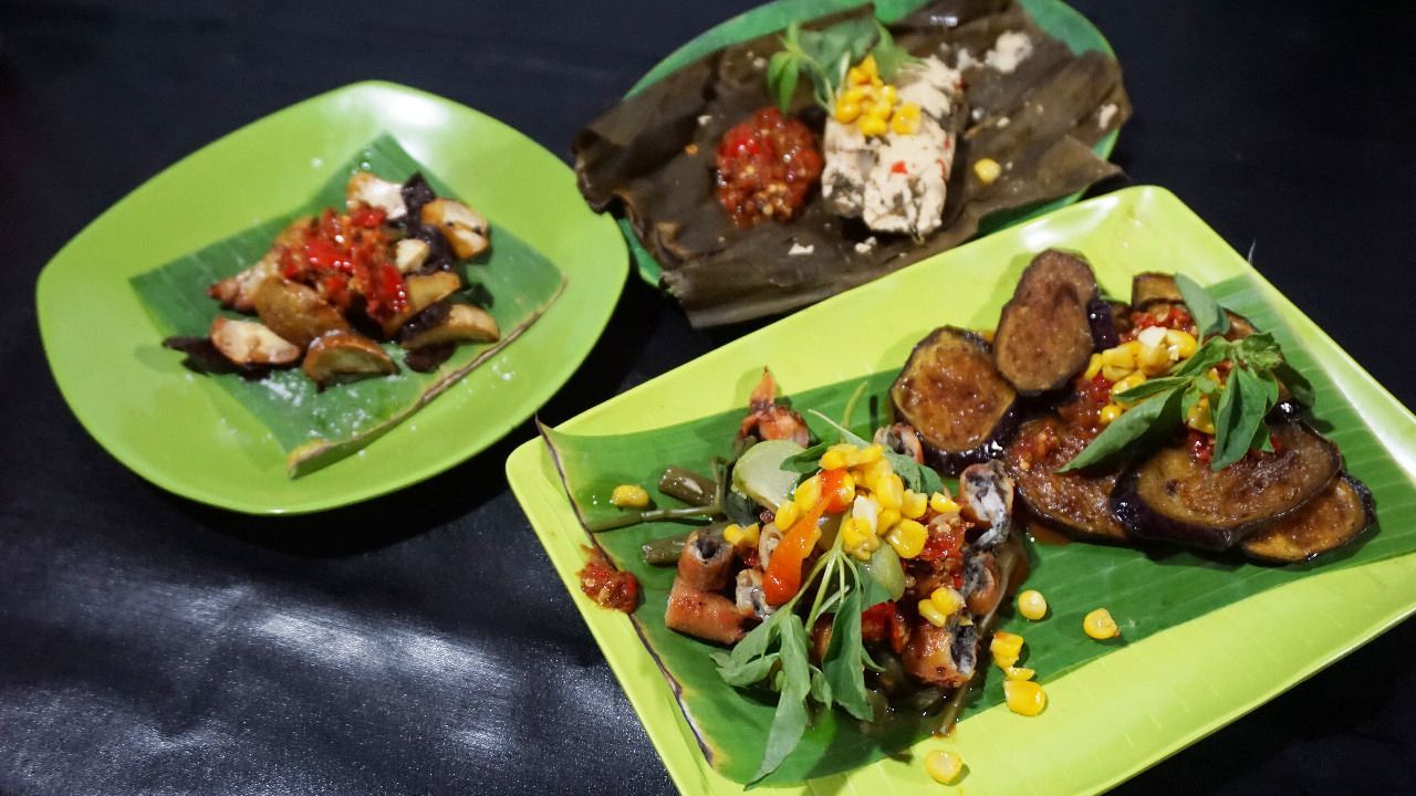 5 Warung Sambal Kaki Lima Ini Punya Sambal yang Pedasnya Nampol 5 Warung Sambal Kaki Lima Ini Punya Sambal yang Pedasnya Nampol