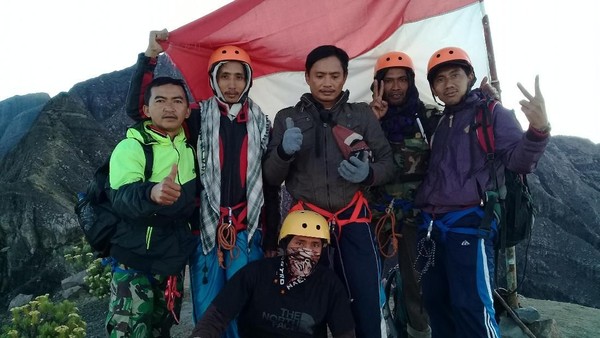 Foto: Perjalanan Menaklukkan Puncak Gunung Raung