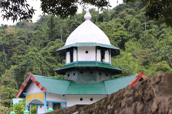 Foto: Masjid yang Dibangun 3 Agama di Papua