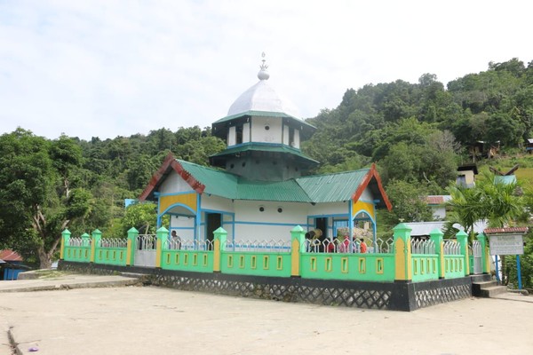 Foto: Masjid yang Dibangun 3 Agama di Papua