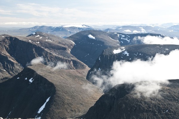 Potret Cantik Lanskap Gunung Swedia yang Ketinggiannya Terus Menurun
