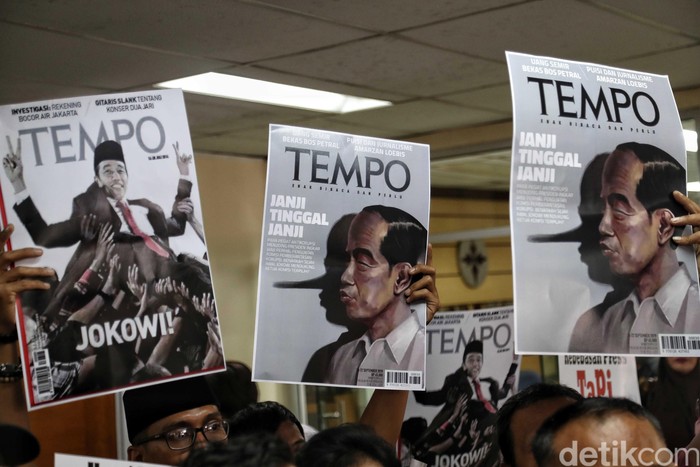 Relawan Jokowi Geruduk Dewan Pers Terkait Sampul Majalah Tempo Relawan Jokowi Geruduk Dewan Pers Terkait Sampul Majalah Tempo