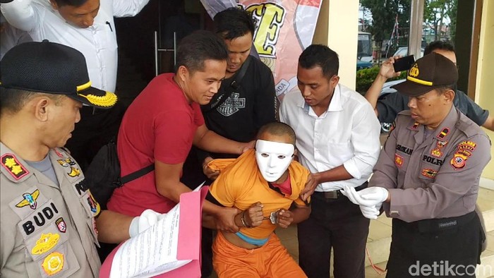 Jabar X-Files: Petaka Utang Rp 15 Ribu yang Bikin Mak Iyah Dibakar Jabar X-Files: Petaka Utang Rp 15 Ribu yang Bikin Mak Iyah Dibakar