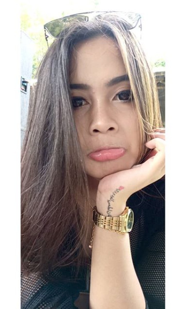 Fakta dan Penampilan Pedangdut Seksi Xena Xenita