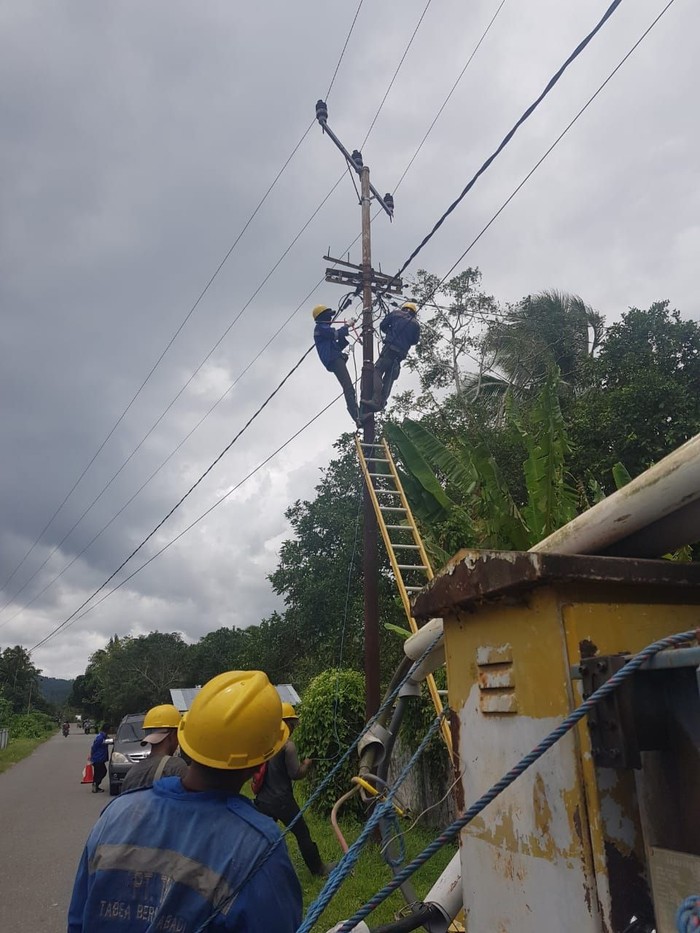 Mengintip Perbaikan Listrik di Ambon Pascagempa