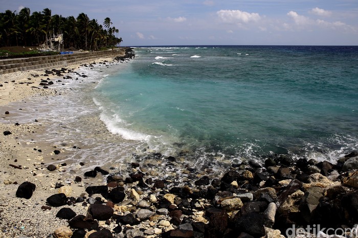 Potret Pantai Terluar Utara Indonesia di Miangas