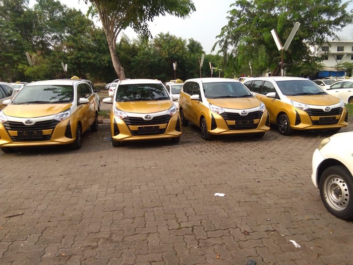 Mobil Murah Toyota Calya Jadi Taksi Express