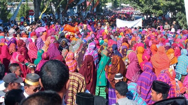 Foto: Rimpu, Pakaian Adat Bima yang Pecahkan Rekor Dunia