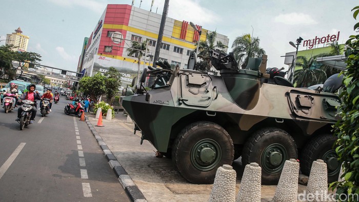 Penjagaan TNI di Pusat Ekonomi Jelang Pelantikan Presiden
