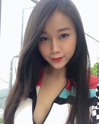 Selebgram Cantik Ini Jual Baju Bekasnya, Malah Dilecehkan Para Pria