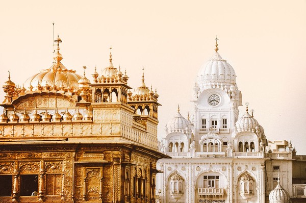 Foto: Kuil Emas yang Penuh Toleransi