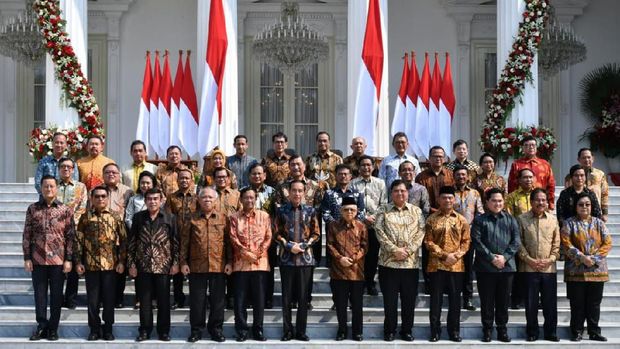 Jokowi Ungkap Alasan Pilih Nadiem Makarim Jadi Mendikbud Jokowi Ungkap Alasan Pilih Nadiem Makarim Jadi Mendikbud