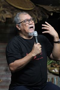 Torehan Nano Riantiarno di Kesenian Indonesia, Pendiri Teater Koma Itu ...