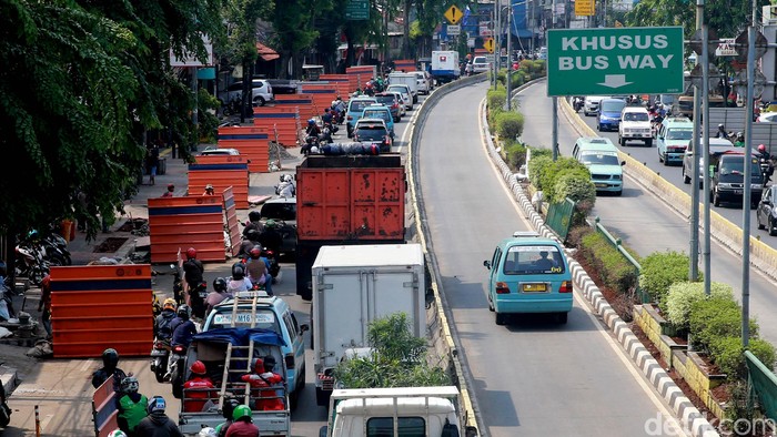 Galian Jalan yang Merepotkan