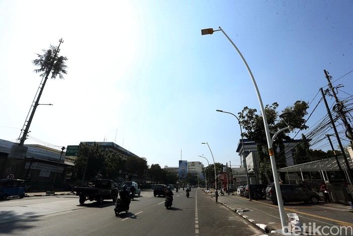 PJU Baru Siap Terangi Jalan Bekasi Barat