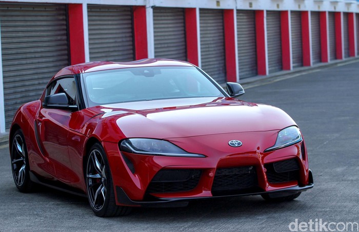 Geber Mobil Balap Toyota Supra di Sentul