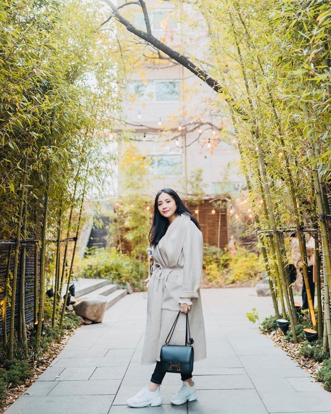 Cantiknya Nagita Slavina Liburan ke Korea Pakai Coat Rp 95 Juta