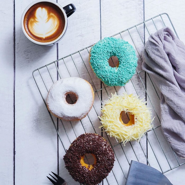 Donat Aneka Topping Ada Di Sini