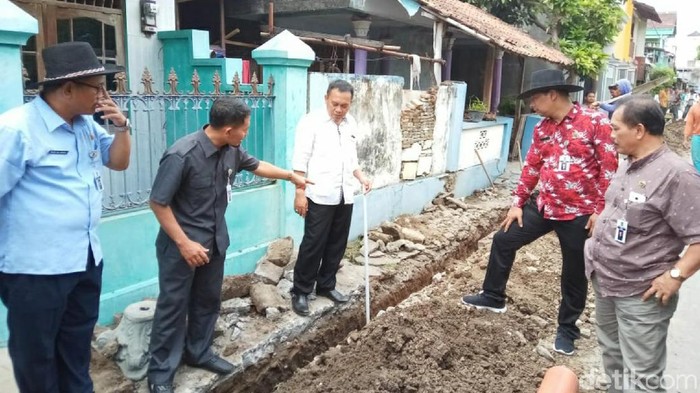 Temuan Komisi II DPRD Solo Saat Sidak Proyek IPAL Komunal Temuan Komisi II DPRD Solo Saat Sidak Proyek IPAL Komunal