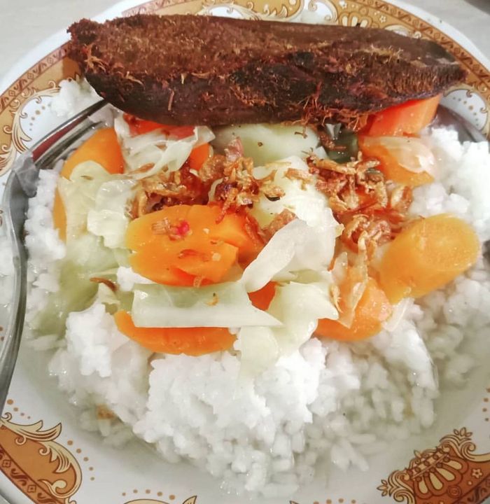 Ini Racikan Nasi Sop yang Gurih Enak Buat Hangatkan Pagi - Foto 4