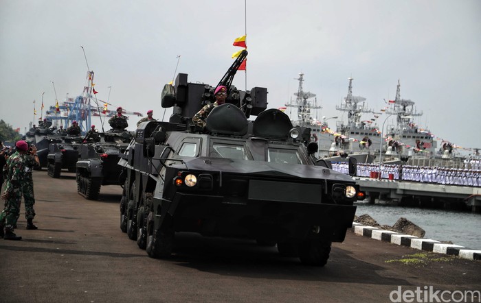 Potret Defile TNI Angkatan Laut di Hari Armada 2019