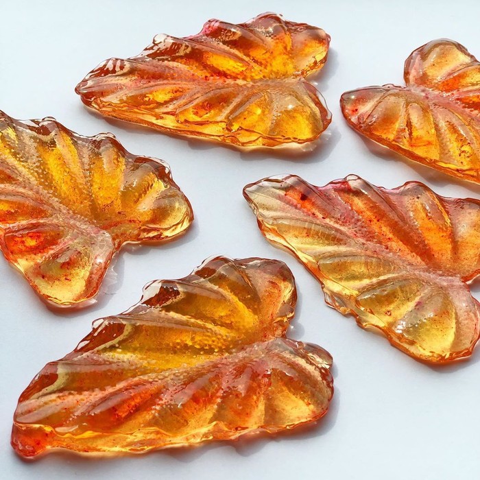 Cantik dan Manis, Seni Ukir Ini Terbuat dari Permen Karamel