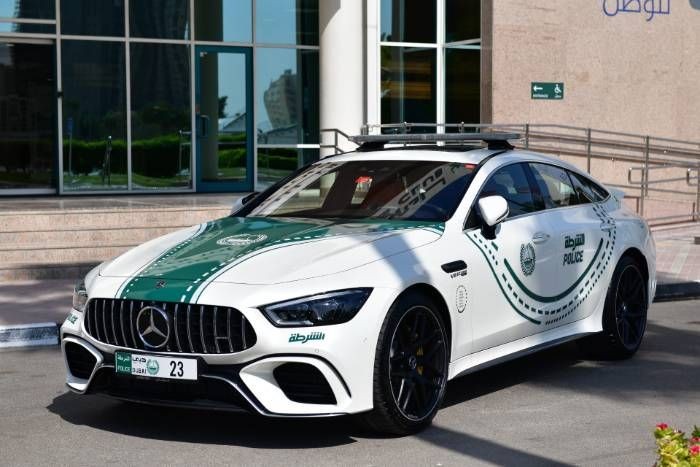 Mobil Sport Polisi Dubai yang Bikin Ngeces