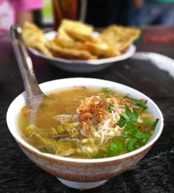 Yuk, Sarapan Soto Seger Berkuah Bening yang Gurih Hangat!