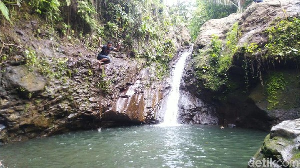 Foto: Curug Panganten, Kesegaran Tersembunyi di Ciamis