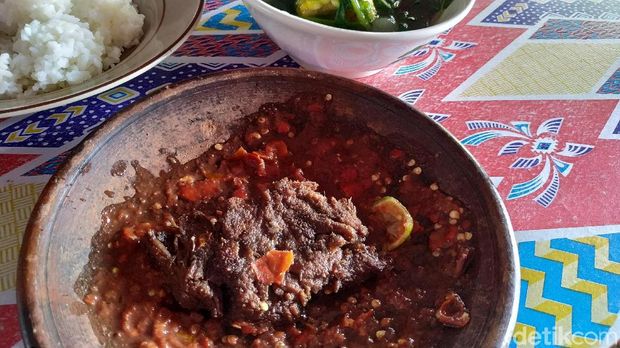 10 Sambal Nusantara yang Menggugah Selera 10 Sambal Nusantara yang Menggugah Selera