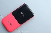 Penampakan Ponsel Lipat Nokia 2720 Berkelir Merah