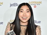 Senyum Naga Sisu Dibilang Mirip Elsa Frozen, Awkwafina Teriak