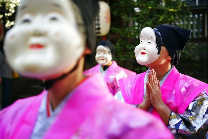 Unik! Seniman Jepang Pamerkan Topeng Tradisional di Festival Konpira