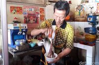 Sluurp! 4 Es Campur di Tangerang Ini Terkenal Legit Segarnya Puluhan Tahun