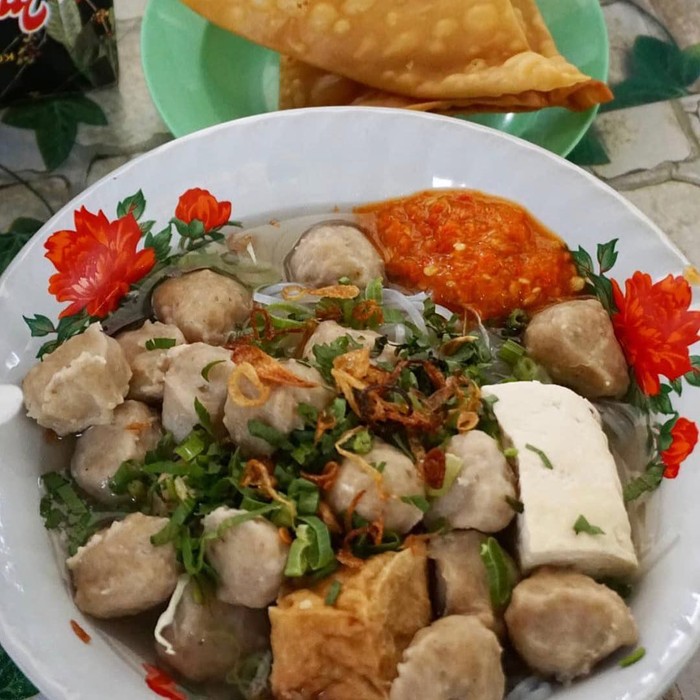 20 Bakso Kerikil dan Mercon Ada di Sini