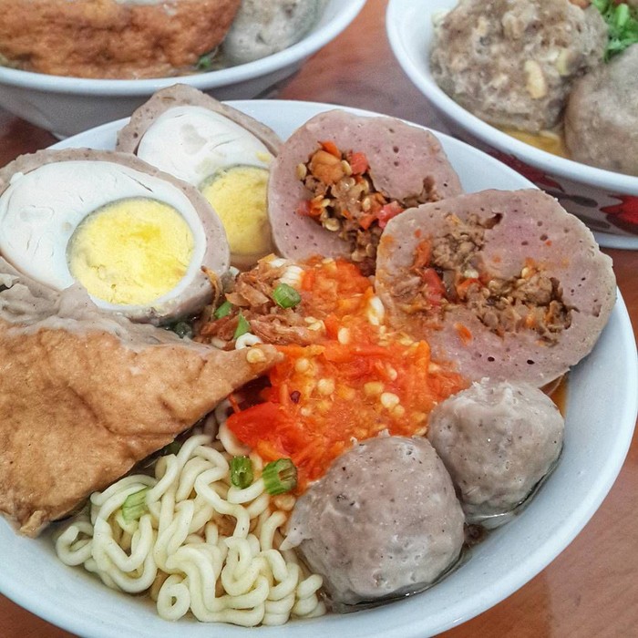 20 Bakso Kerikil dan Mercon Ada di Sini