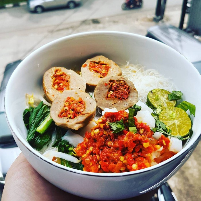 20 Bakso Kerikil dan Mercon Ada di Sini