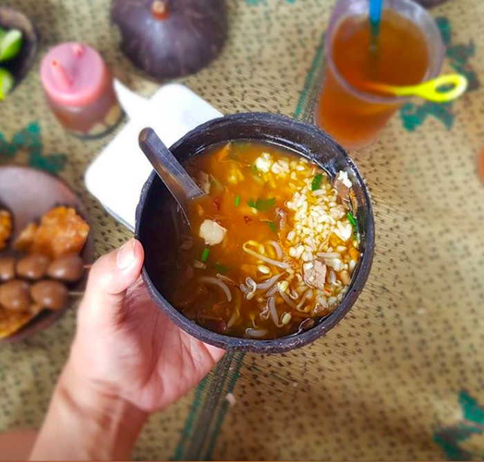 Slurpp! Soto Bathok yang Gurih Segar untuk Hangatkan Badan
