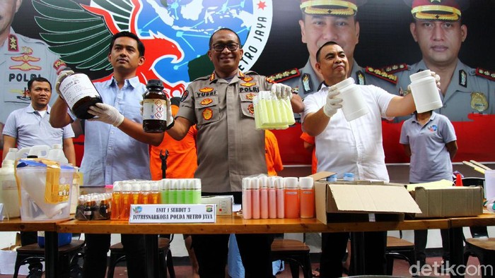 Pabrik Kosmetik Ilegal Di Depok Dibongkar Polisi Omzet Rp 200 Juta
