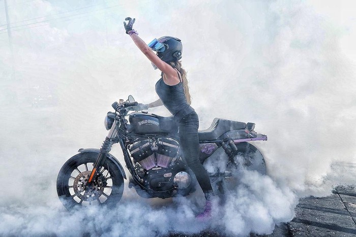 Christina Billings, Freestyler Seksi di Atas Roda Dua