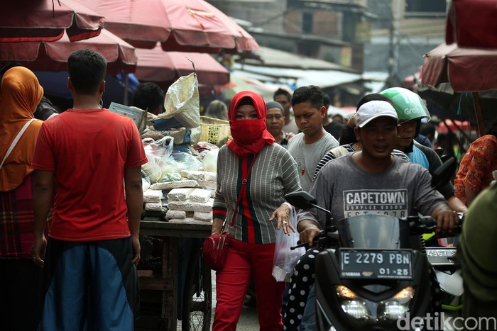 Suasana Pasar Tradisional Kebayoran Lama Masih Normal