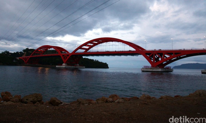 Melihat Jembatan Youtefa, Kebanggaan Warga Papua