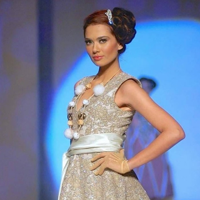 Perbandingan Penampilan Catherine Wilson yang Ingin Jadi Model Lagi Perbandingan Penampilan Catherine Wilson yang Ingin Jadi Model Lagi