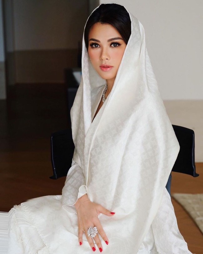 Foto: Pesona Adinda Bakrie Tampil Simple Elegan Saat Menikah Lagi