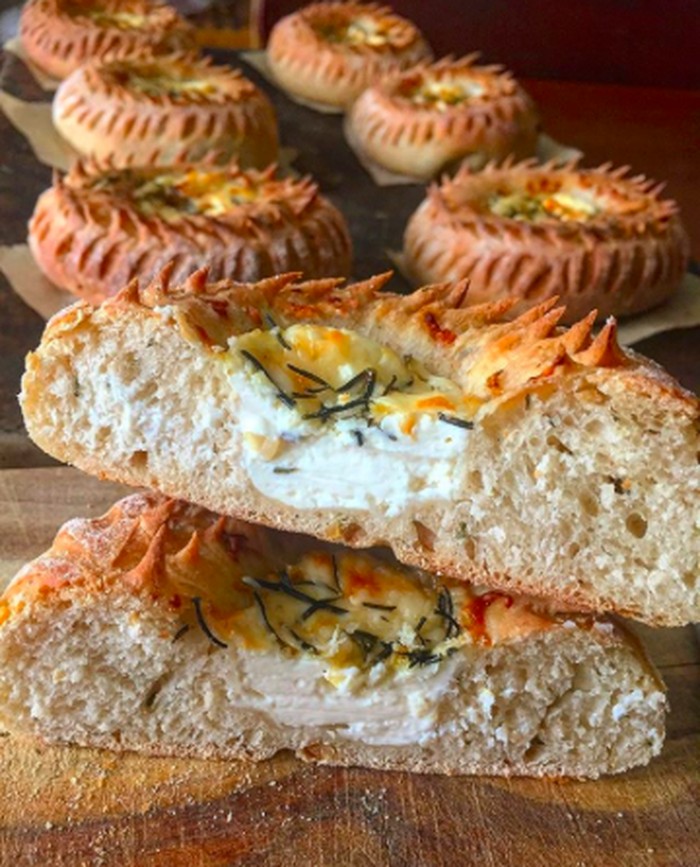 10 Kreasi Roti Bermotif Cantik Buatan Baker Handal