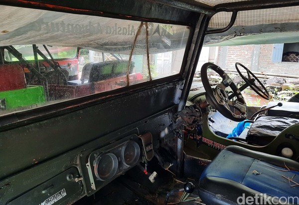 Mobil Jip Wisata Merapi Dikandangin Mobil Jip Wisata Merapi Dikandangin