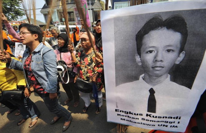 Dunia Hari Ini: Tragedi Mei 1998 dalam Demokrasi RI