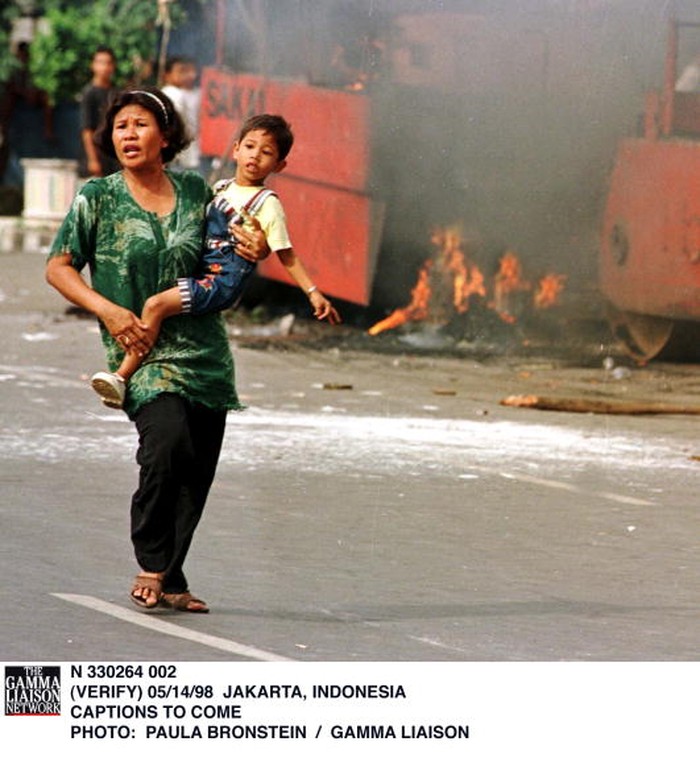 Dunia Hari Ini: Tragedi Mei 1998 dalam Demokrasi RI
