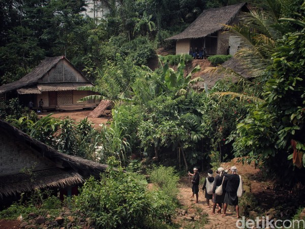 Menikmati Hijaunya Alam Suku Adat Baduy Sebelum Corona